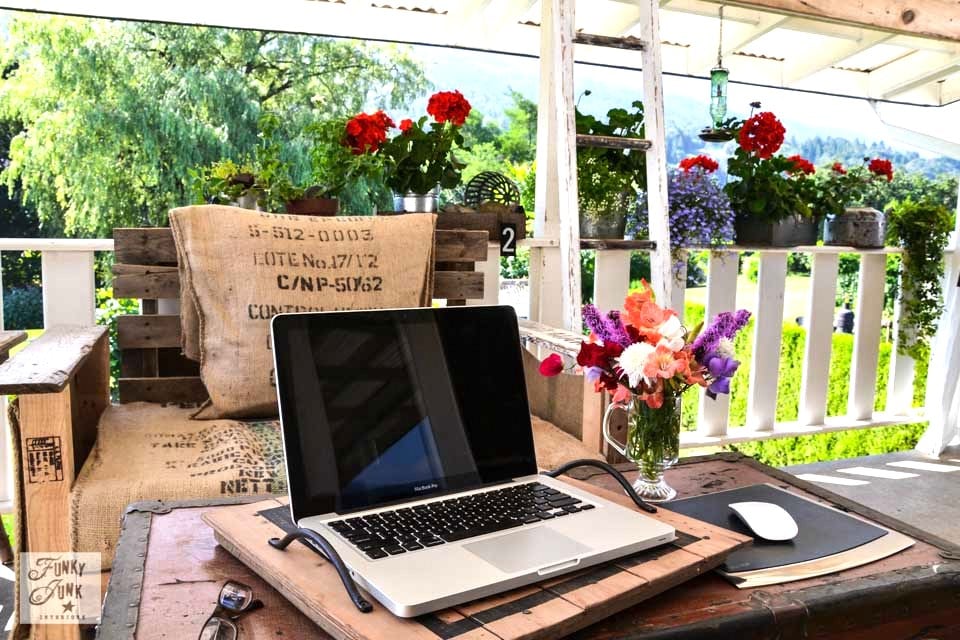 10 Home Office Setup Ideas to Help You Work From Anywhere